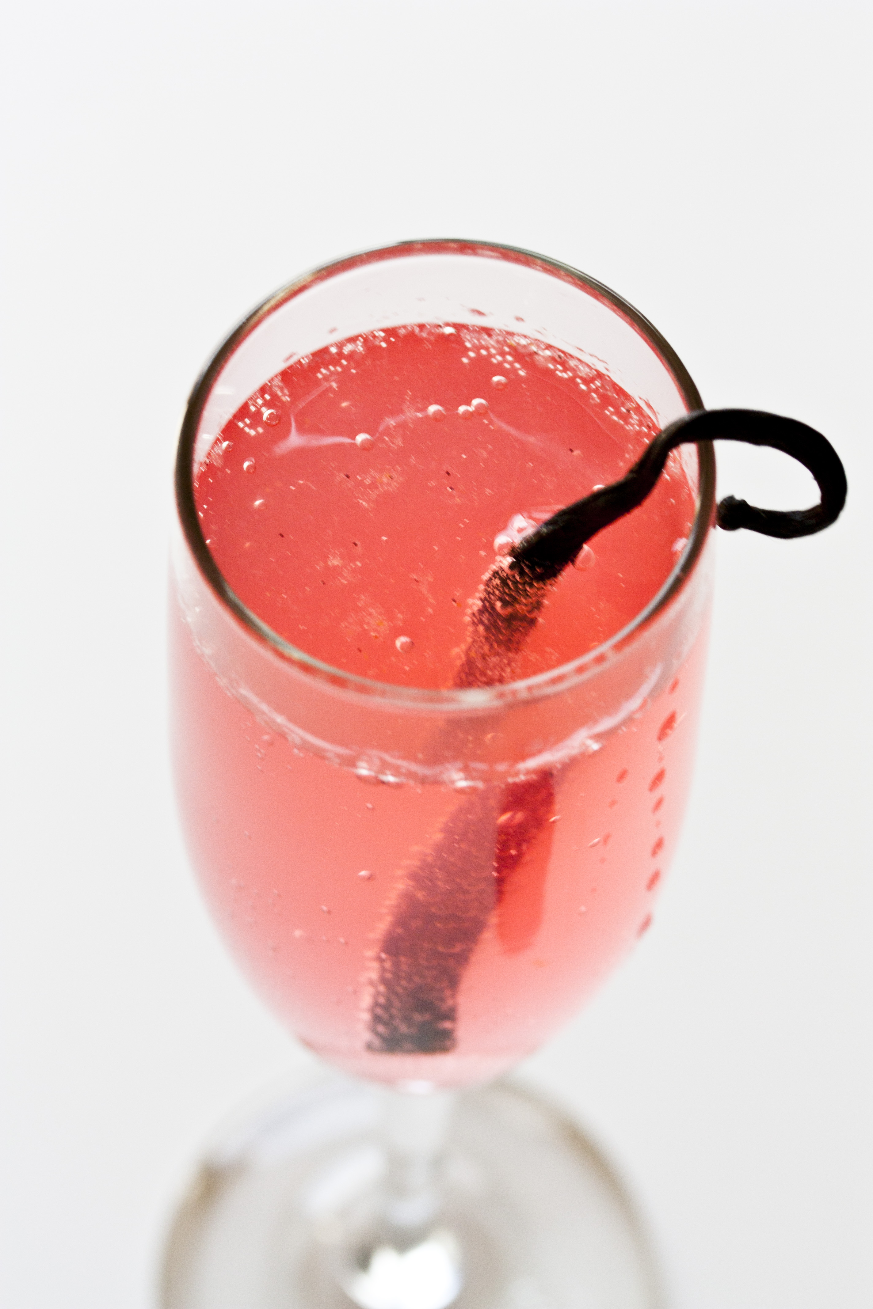 Rhubarb Cocktail with Vanilla Bean | Rhubarb Drink Recipe